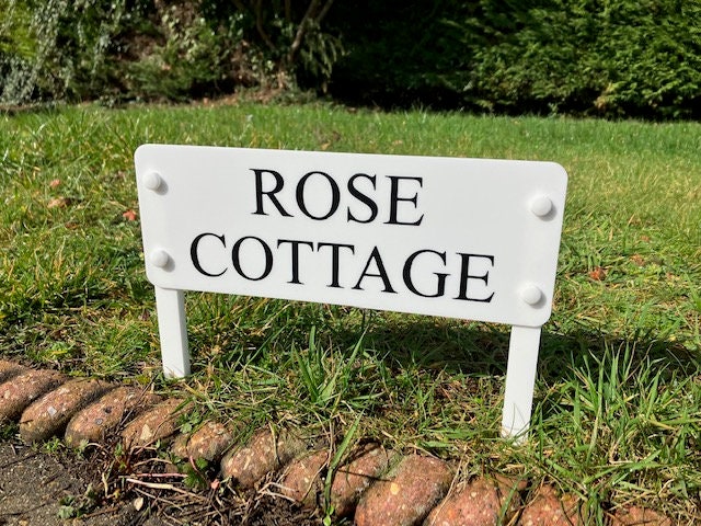 PERSONALISED / CUSTOM HOUSE Name Sign With Posts / Legs / - Etsy UK