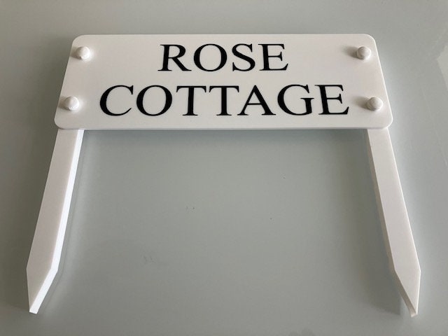 PERSONALISED / CUSTOM HOUSE Name Sign With Posts / Legs / - Etsy UK
