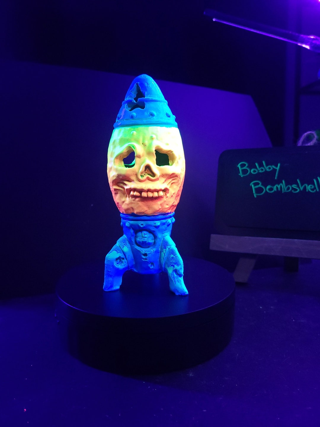 Bobby Bombshell Blacklight Reactive & Glow in the Dark Skull - Etsy