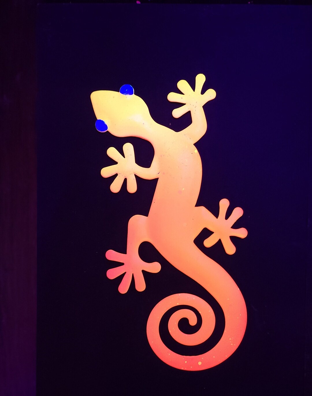 Chester the Glow in the Dark and Blacklight Reactive Gecko Wall Hanging ...