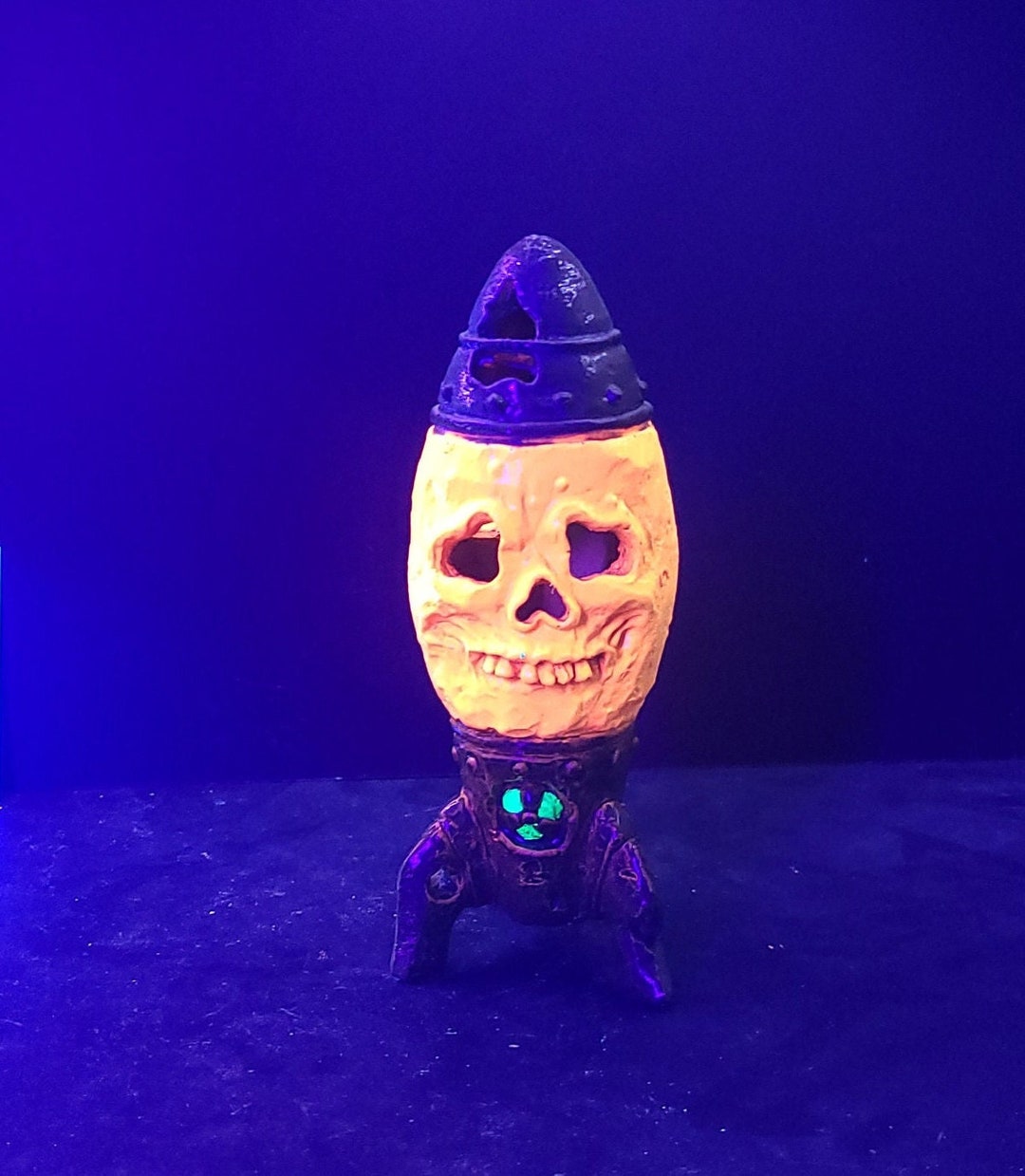 Warren Warhead Blacklight Reactive & Glow in the Dark Skull Toy 6 - Etsy