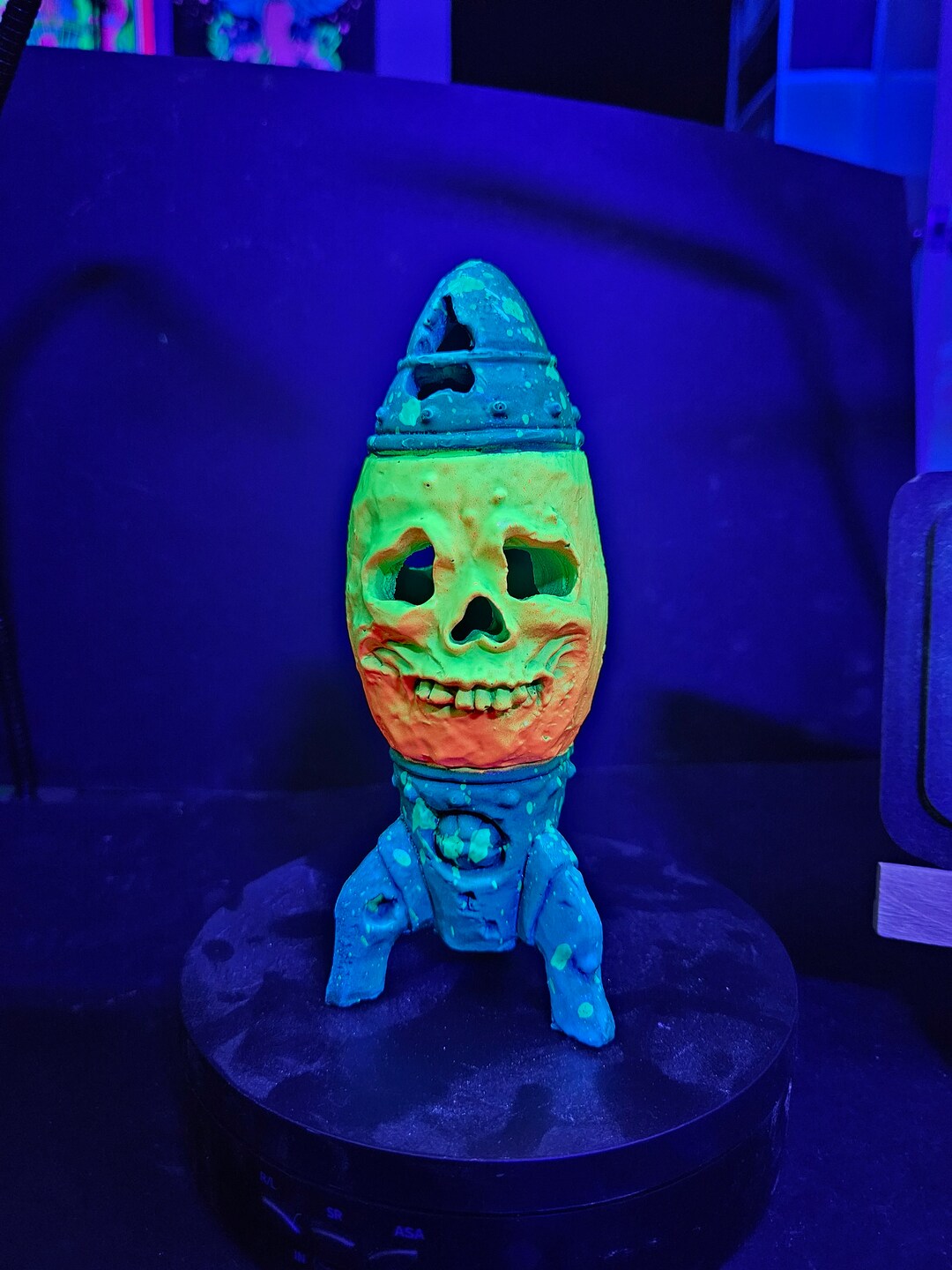 Blast Radius Billy Blacklight & Glow in the Dark Skull Bomb Statue 6 - Etsy