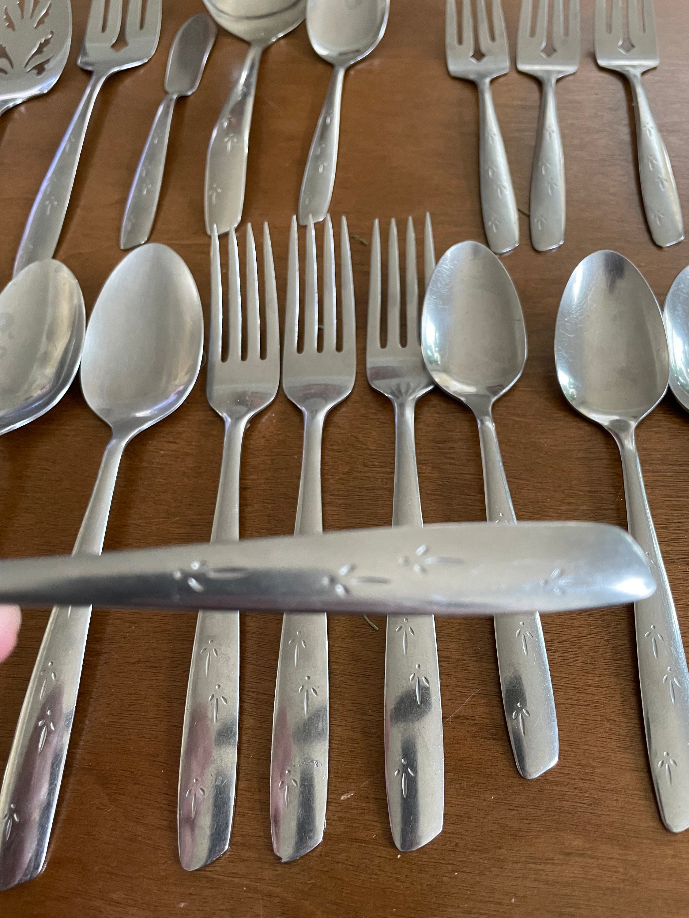 DESERT SAND Oneida Teaspoons Salad Dinner Forks Stainless Flatware Lot ...