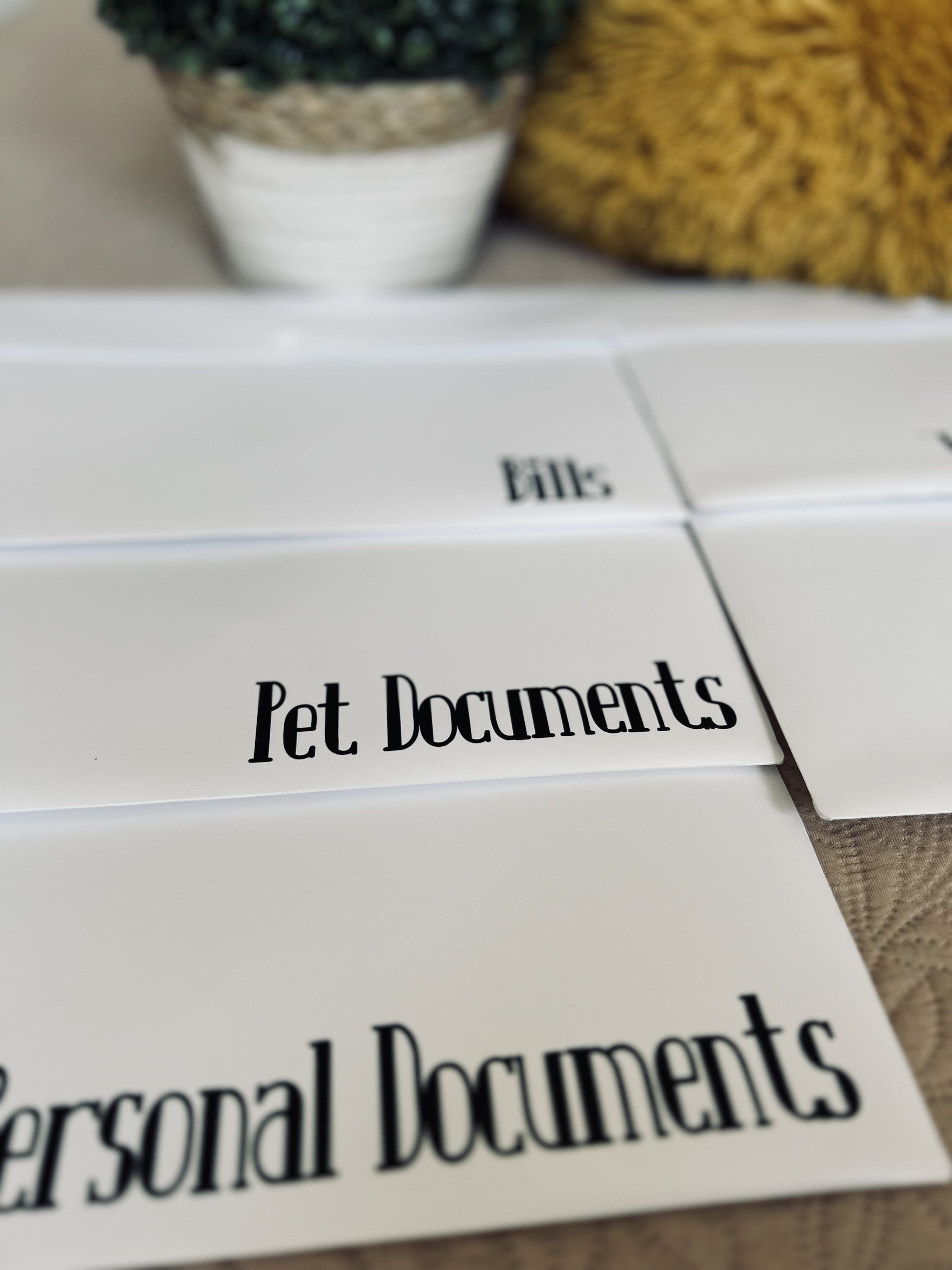 A4 White and Black Folders/documents Organiser/popper Files Wallets ...