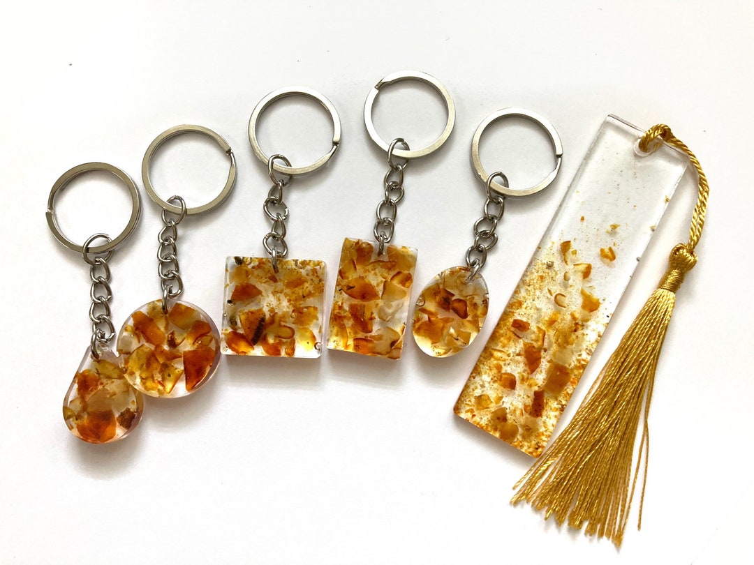 Real Amber Resin Keychain | Gift for Family | Resin Gift for Mother ...