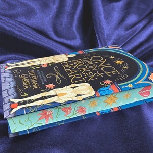 Once Upon a Broken Heart Fore-edge Painting | Hodderscope Vault Edition ...