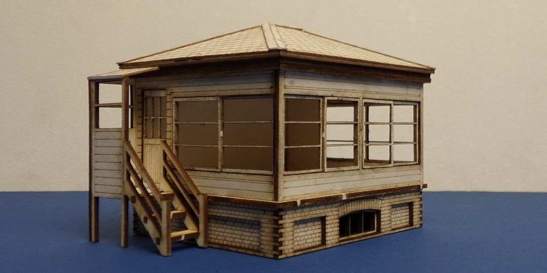 SR 55c LSWR, SR 00 Gauge Platform Mounted Small Signal Box - (4mm Scale ...