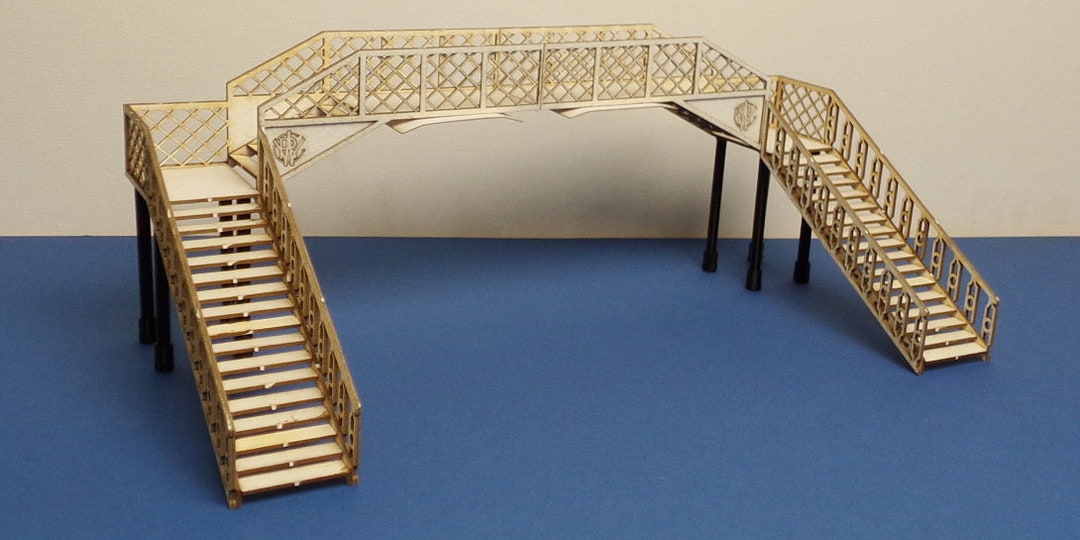 B 70-22 O Gauge GWR Style Platform Mounted Footbridge - (7mm Scale, 1/ ...
