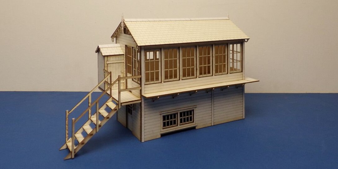 B 70-26L O Gauge LNER Signal Box - Left Version - (7mm Scale, 1/43.5 ...