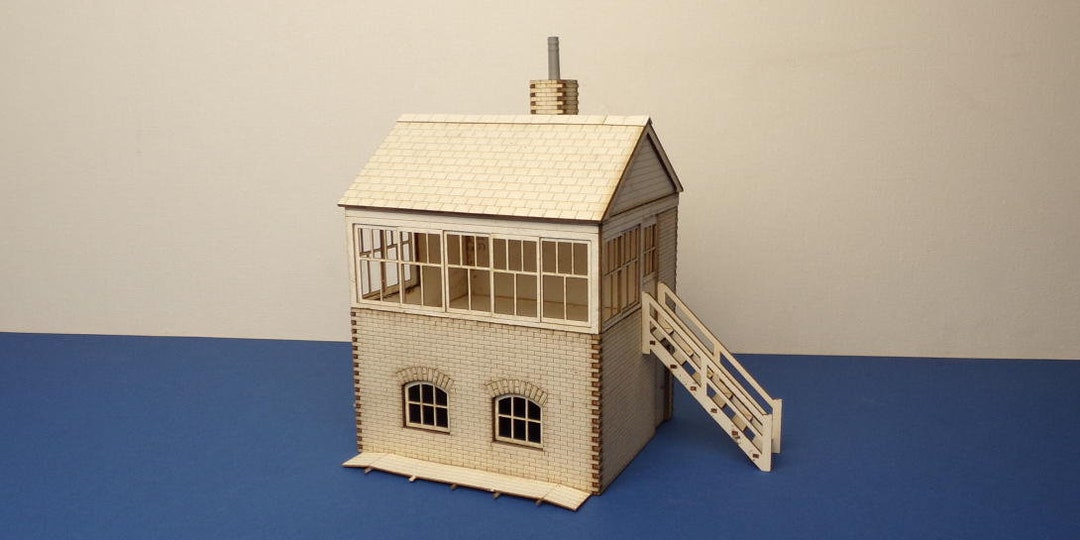B 70-13R GWR O Gauge Small Signal Box - Right Stairs - (7mm Scale, 1/43 ...