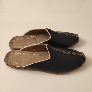 Black Unisex Handmade Yemeni Slipper, Soft Leather Slippers, Handmade ...