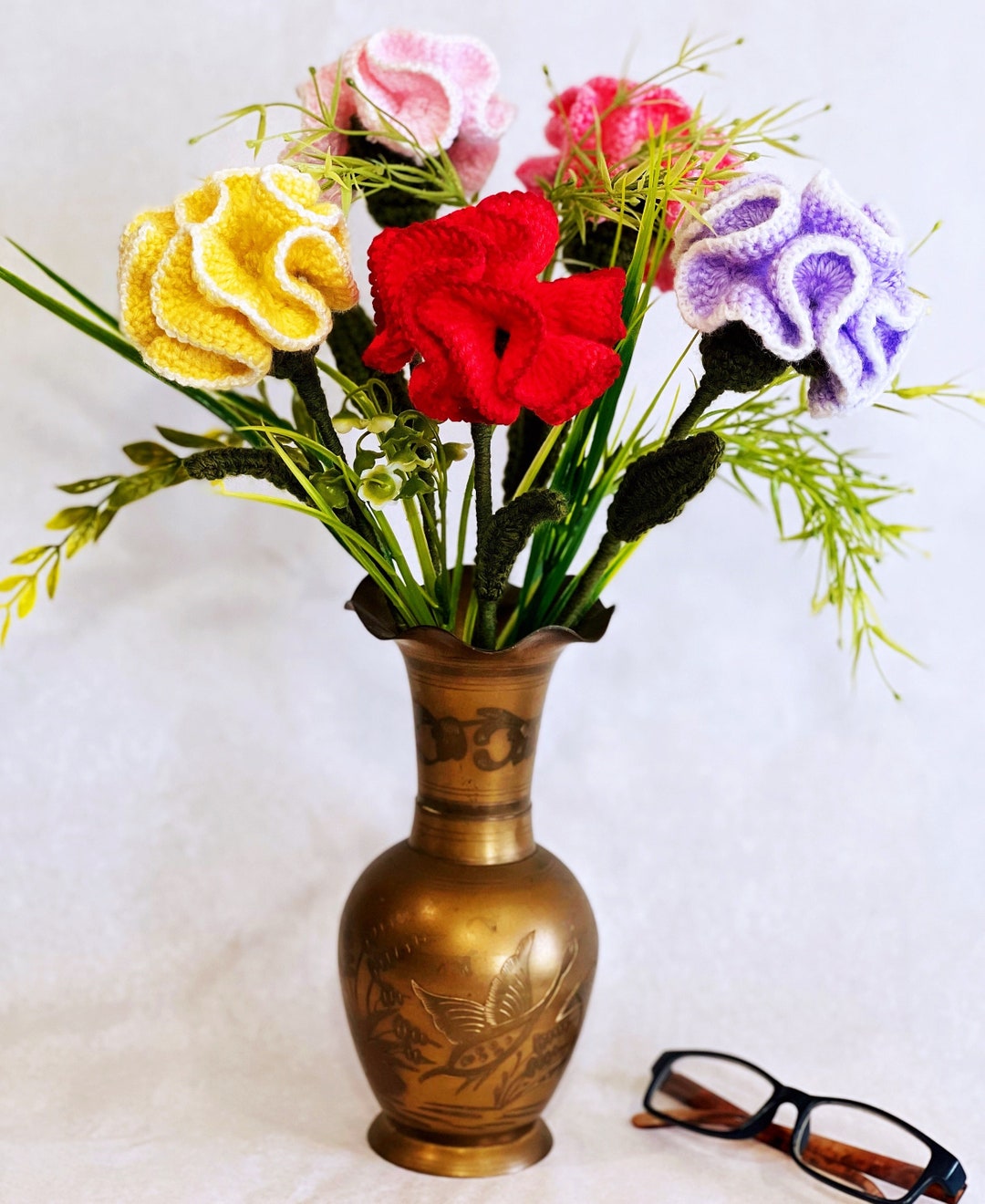 Crochet Knitted Yarn Carnation Bouquets for Mother’s Day Valentine’s ...