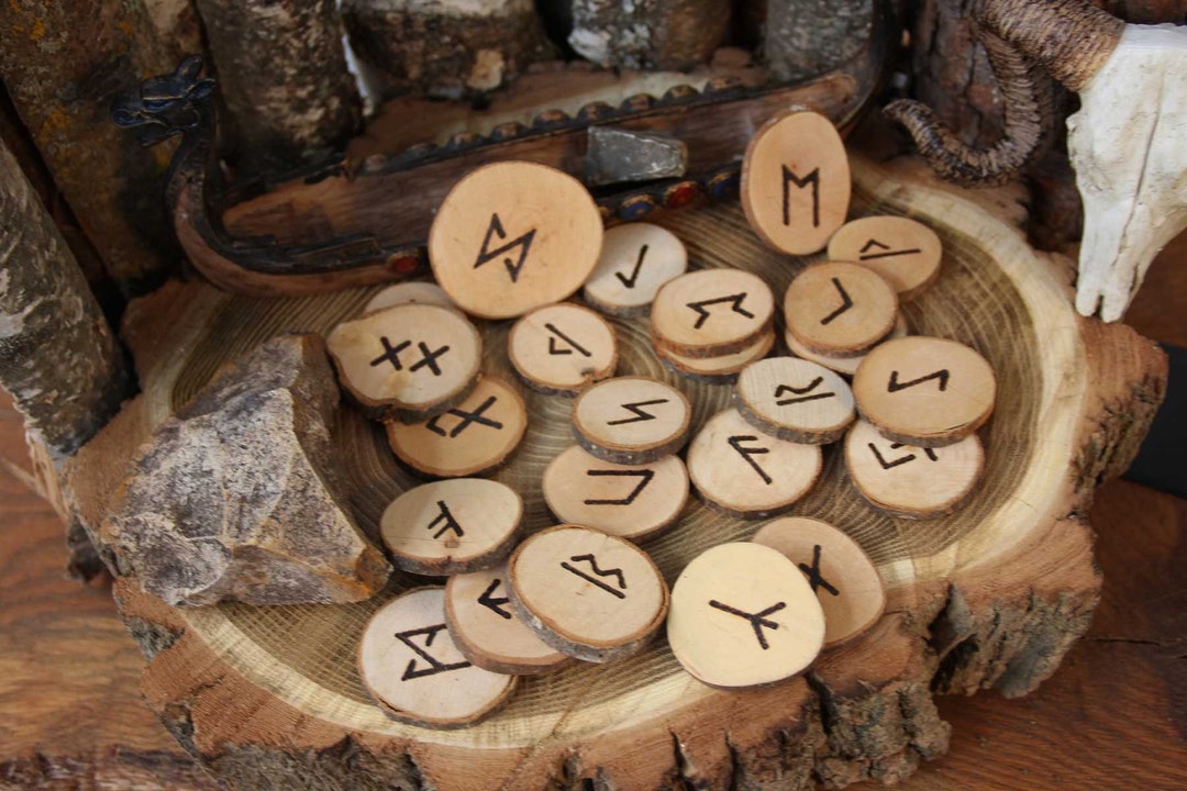 Rune Set Round - Etsy