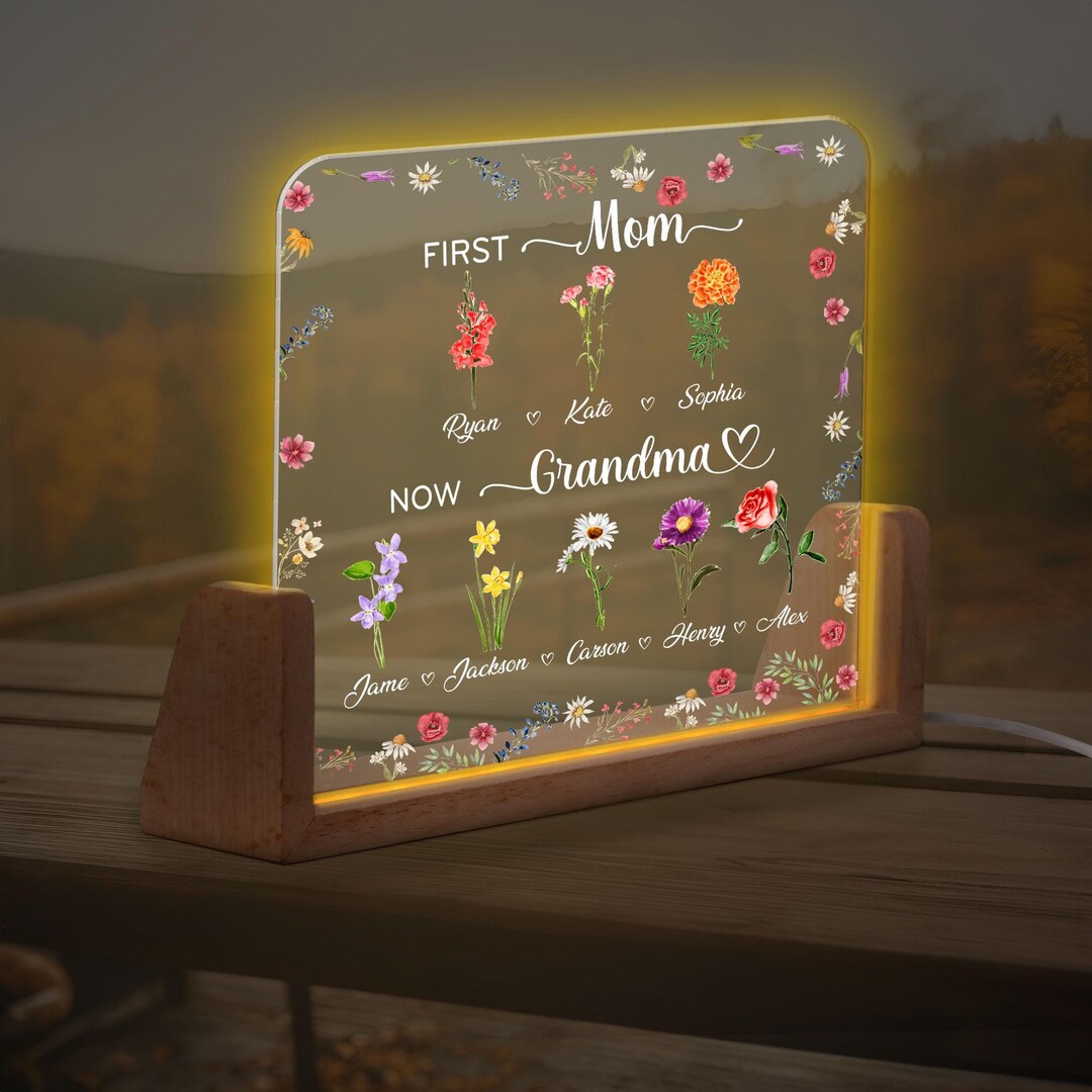 Custom First Mom Now Grandma Night Light With Children and Grandkids ...