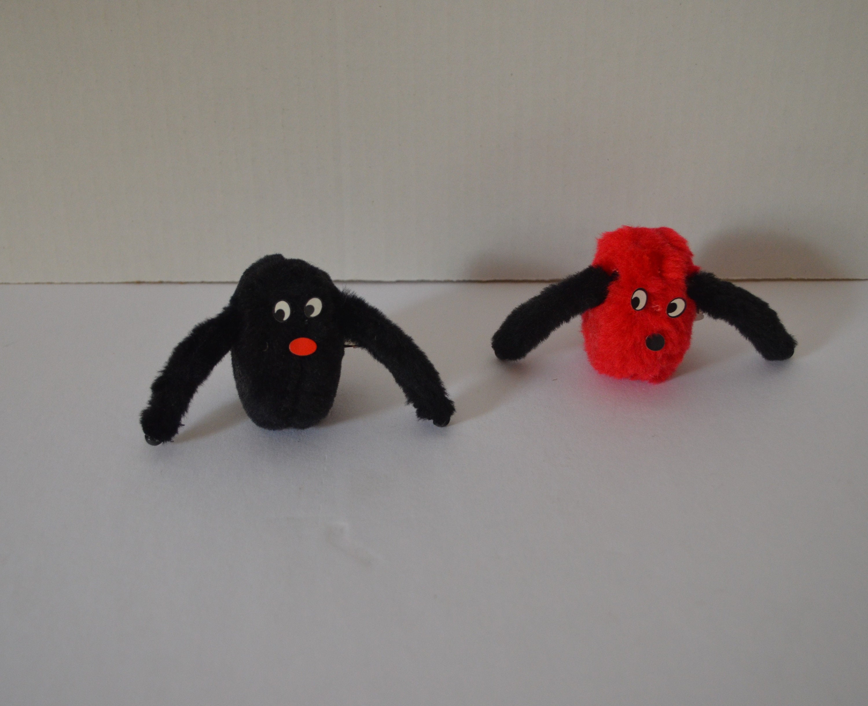 2 Vintage Wind up Spider Toys - Etsy