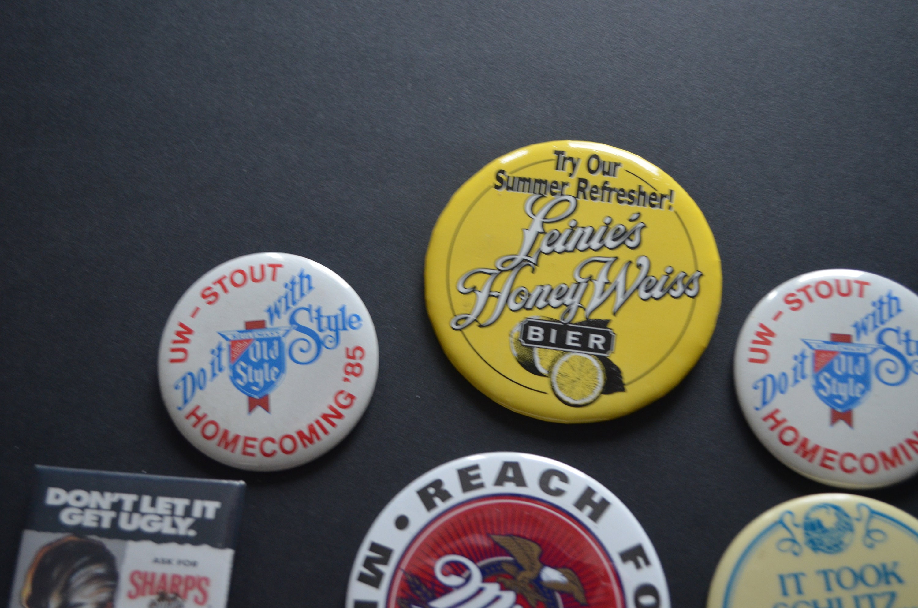 Vintage Beer Advertisement Buttons Pinback Buttons Leinenkugel's Old ...