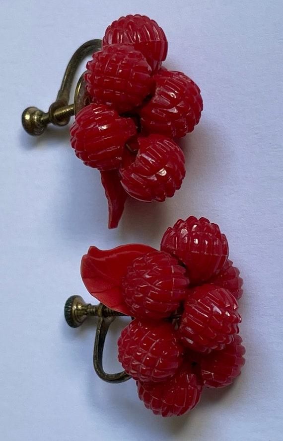 vintage red berry - Gem