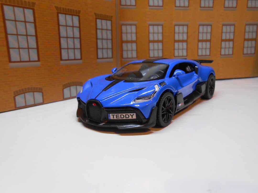 PERSONALISED PLATES Bugatti Divo Car Model Boy Girl Dad Mom Uncle ...