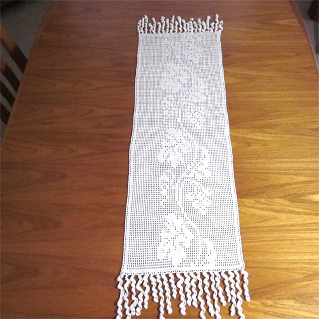 Filet-crochet Table Runner in Natural Color, Grape Leaves - Etsy