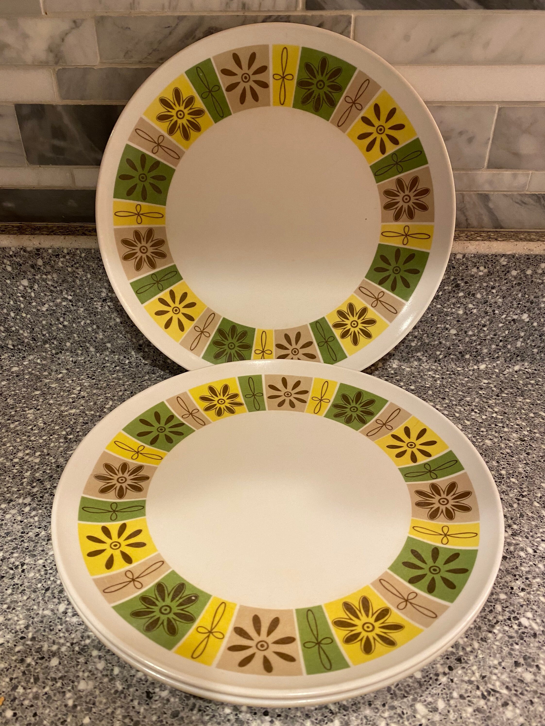 Vintage 70s Melamine Set of 3 Plates/vintage - Etsy