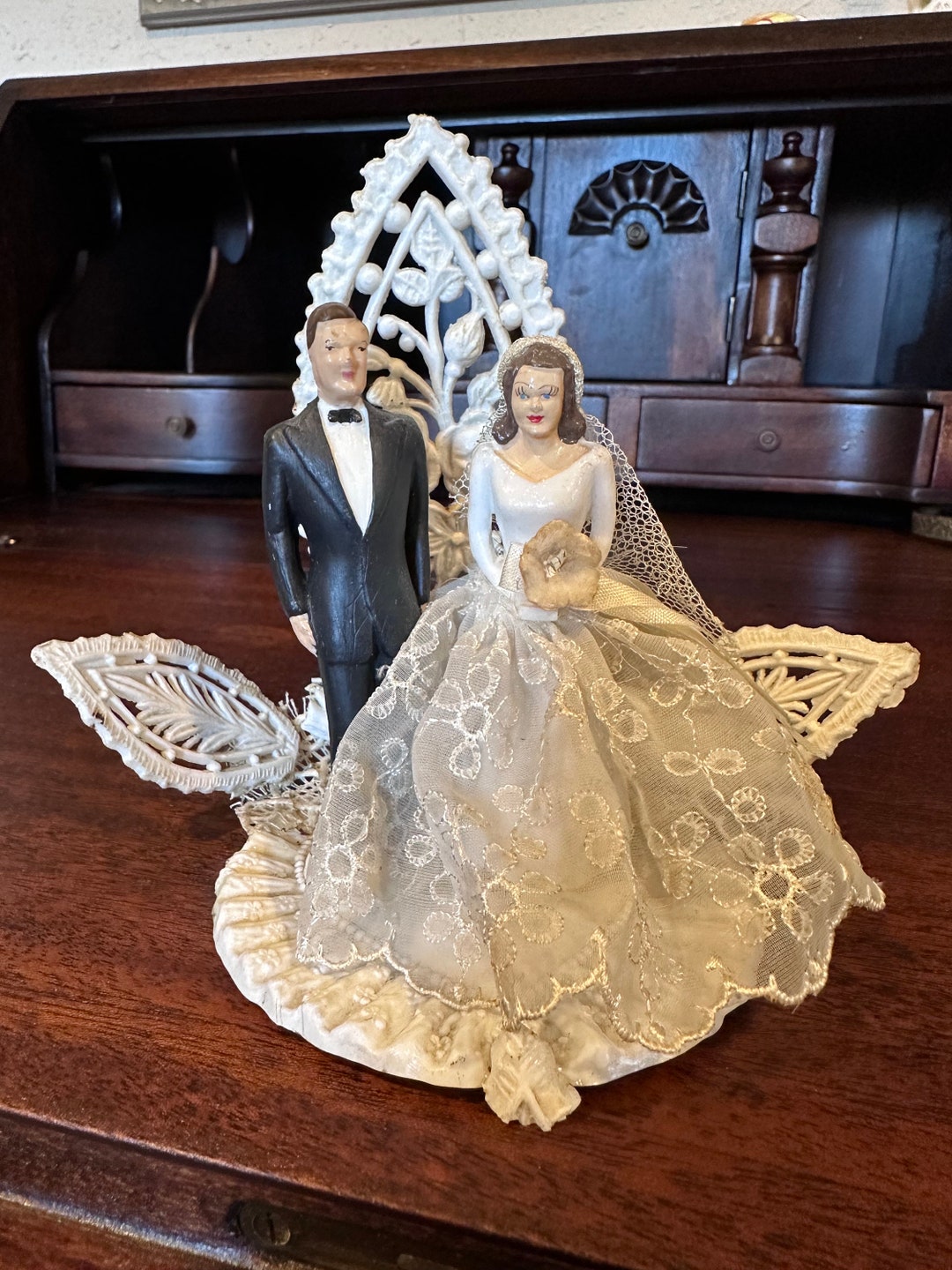 Vintage Wedding Cake Topper, MCM Wedding Decor, Vintage Bride and Groom ...