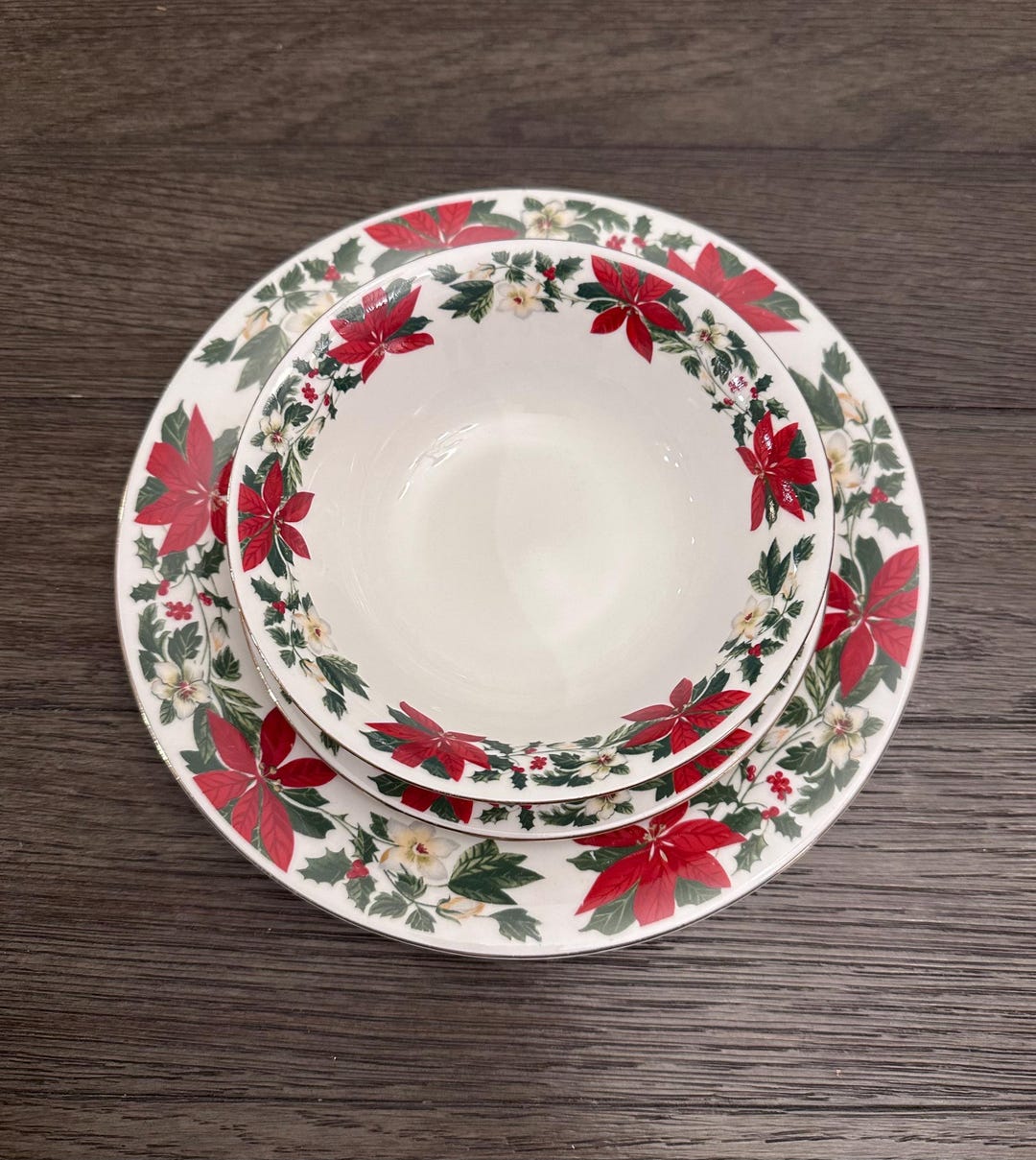 Gibson Poinsettia Holiday Dinnerware Set, Gibson Christmas Dinnerware ...