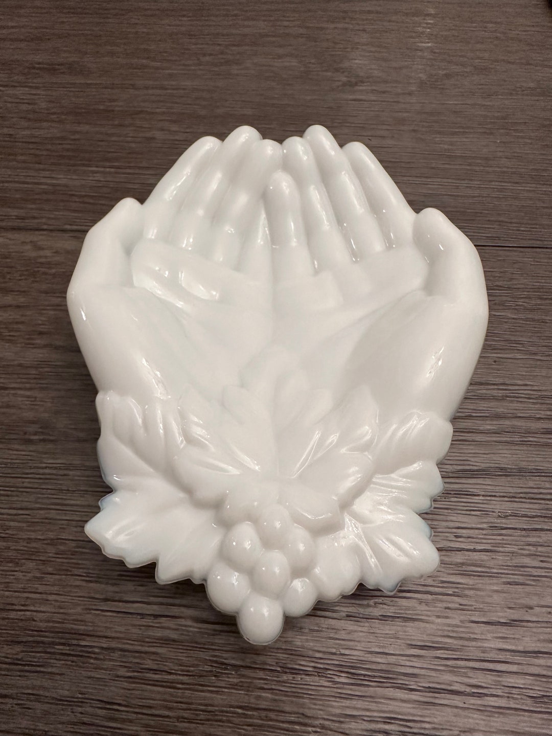 Vintage Westmoreland Milk Glass Open Hands Trinket Dish, Queen ...