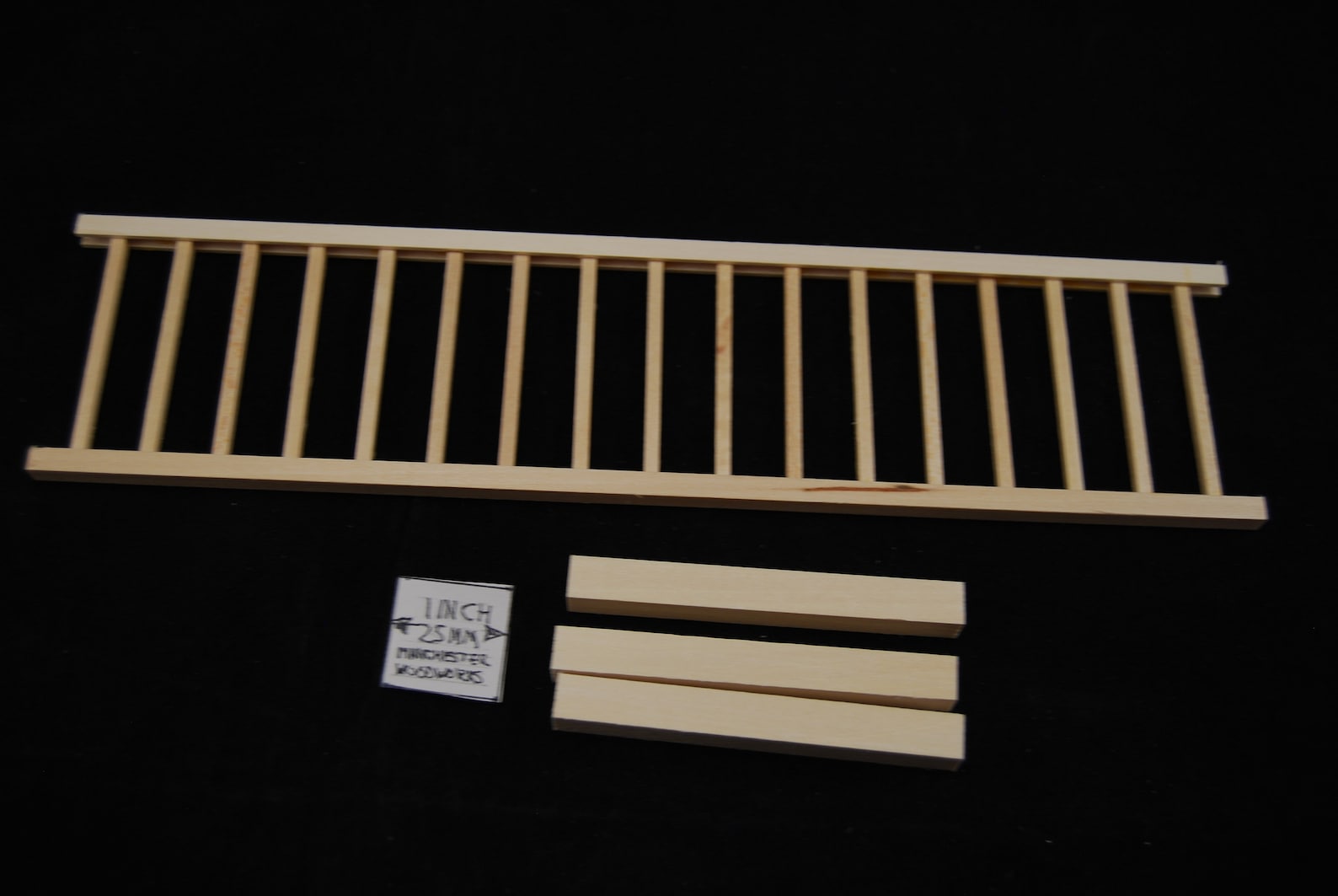 Assembled Railing W/ Square Balusters & 3 Posts - 1/12 Scale Dollhouse ...