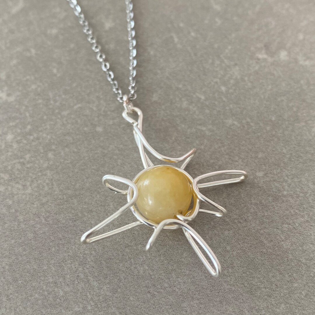 Agate Crystal Sun Wire Wrapped Necklace Women Healing Crystal Beige Sun ...