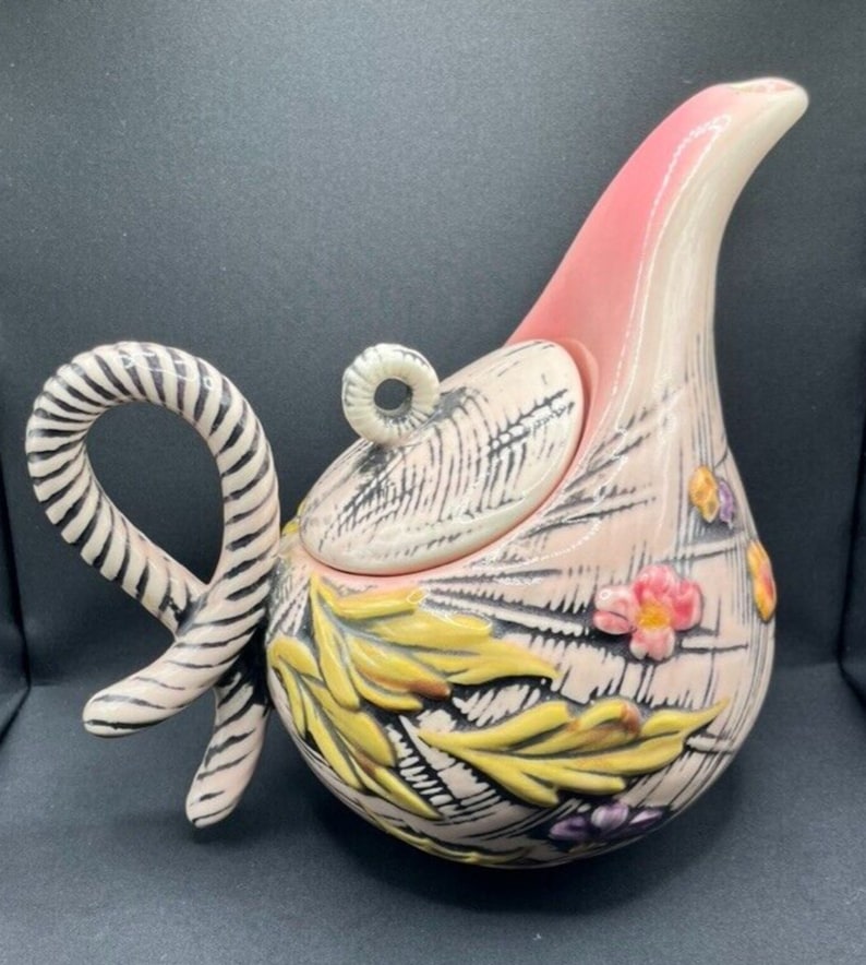 Vintage Hull Pottery Teapot T14 Blosson Flite Pale Pink Exterior ...