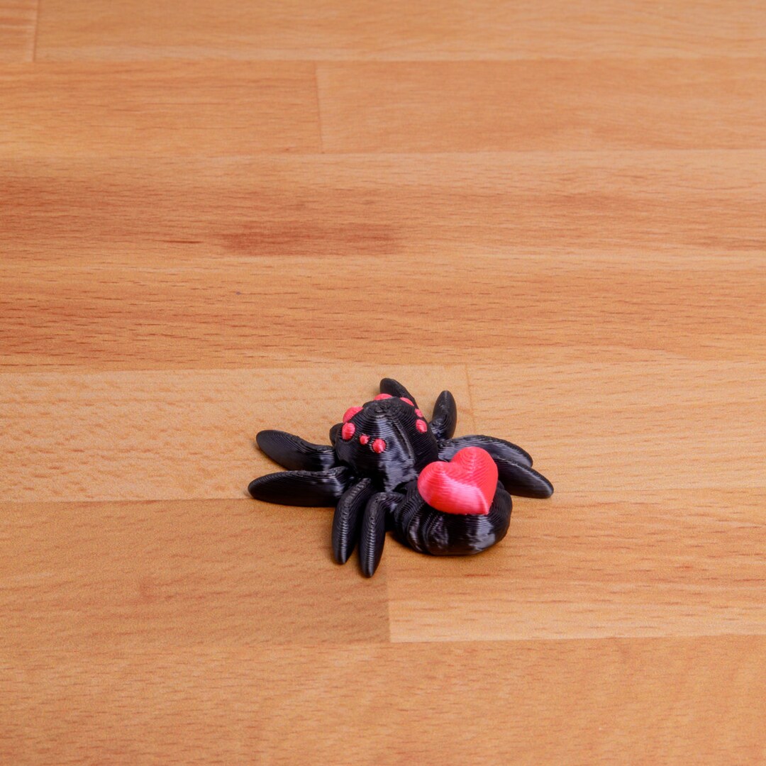 3D Printed Articulating Jumping Spider With Heart - Etsy