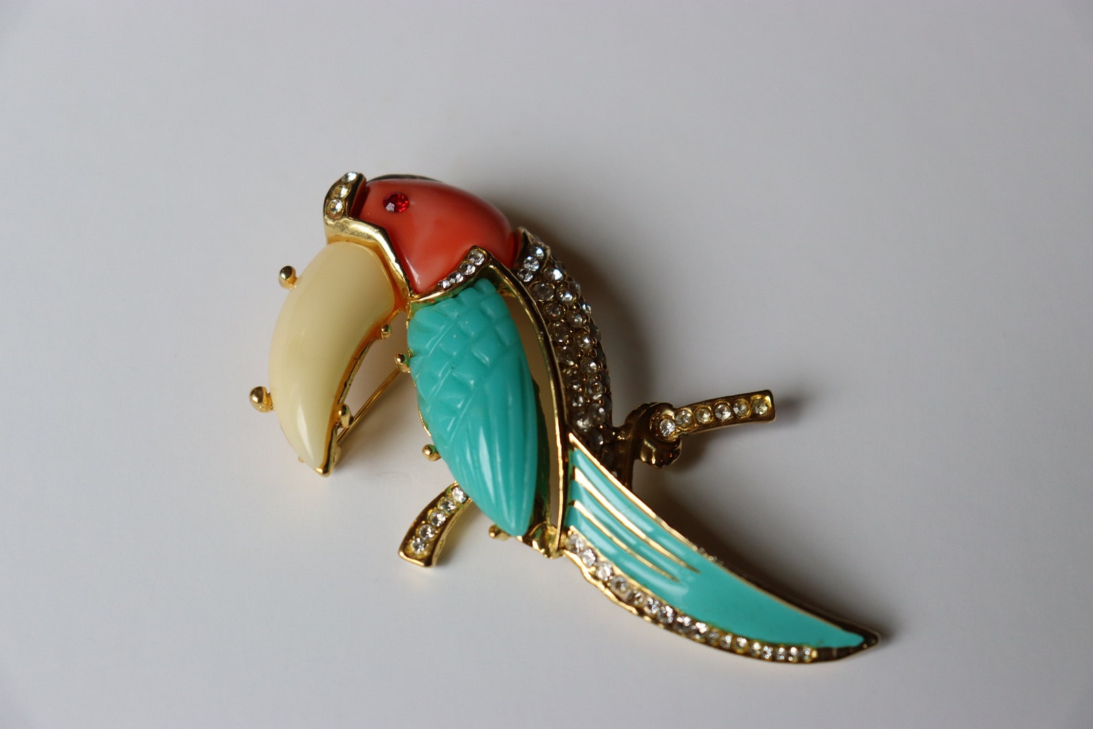 Vintage Unsigned Primitive Macaw Parrot Acrylic Brooch Pin - Etsy