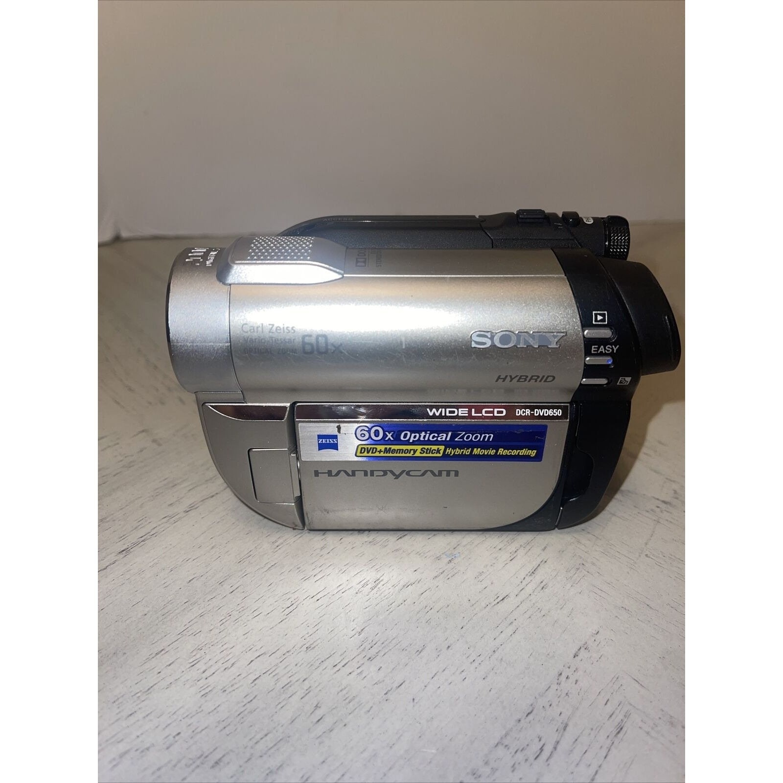 Sony Handycam DCR-DVD650 Mini DVD Hybrid Camcorder 60x Zoom Sony Handycam DCR-DVD650 Mini DVD Hybrid Camcorder 60x Zoom
