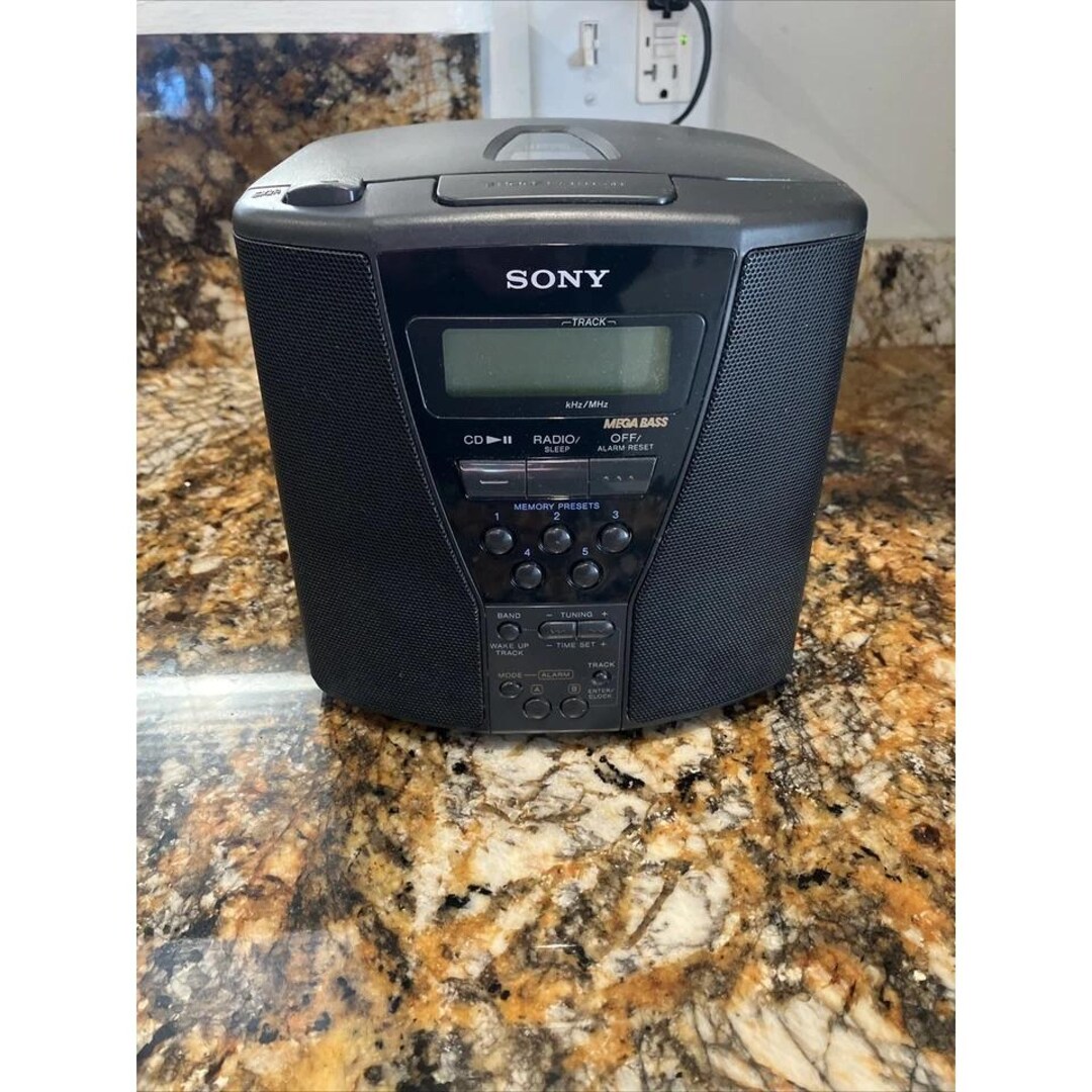 Sony ICF-CD833 Dual Alarm AM Fm CD Player Clock Radio Mega Bass 5 ...