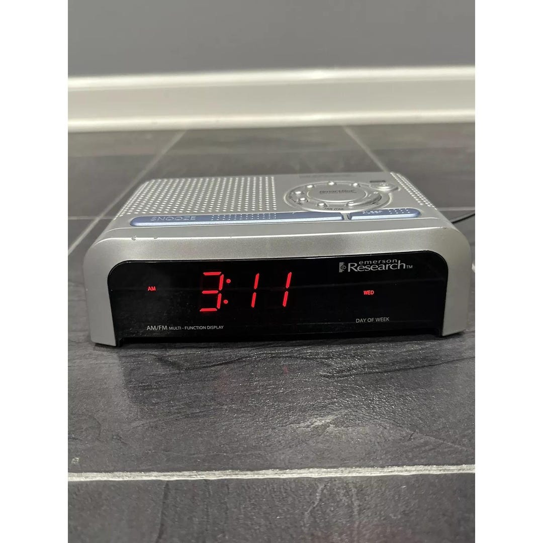 Emerson Research CKS1855 Digital Dual Alarm Clock AM/FM Radio Smartset ...