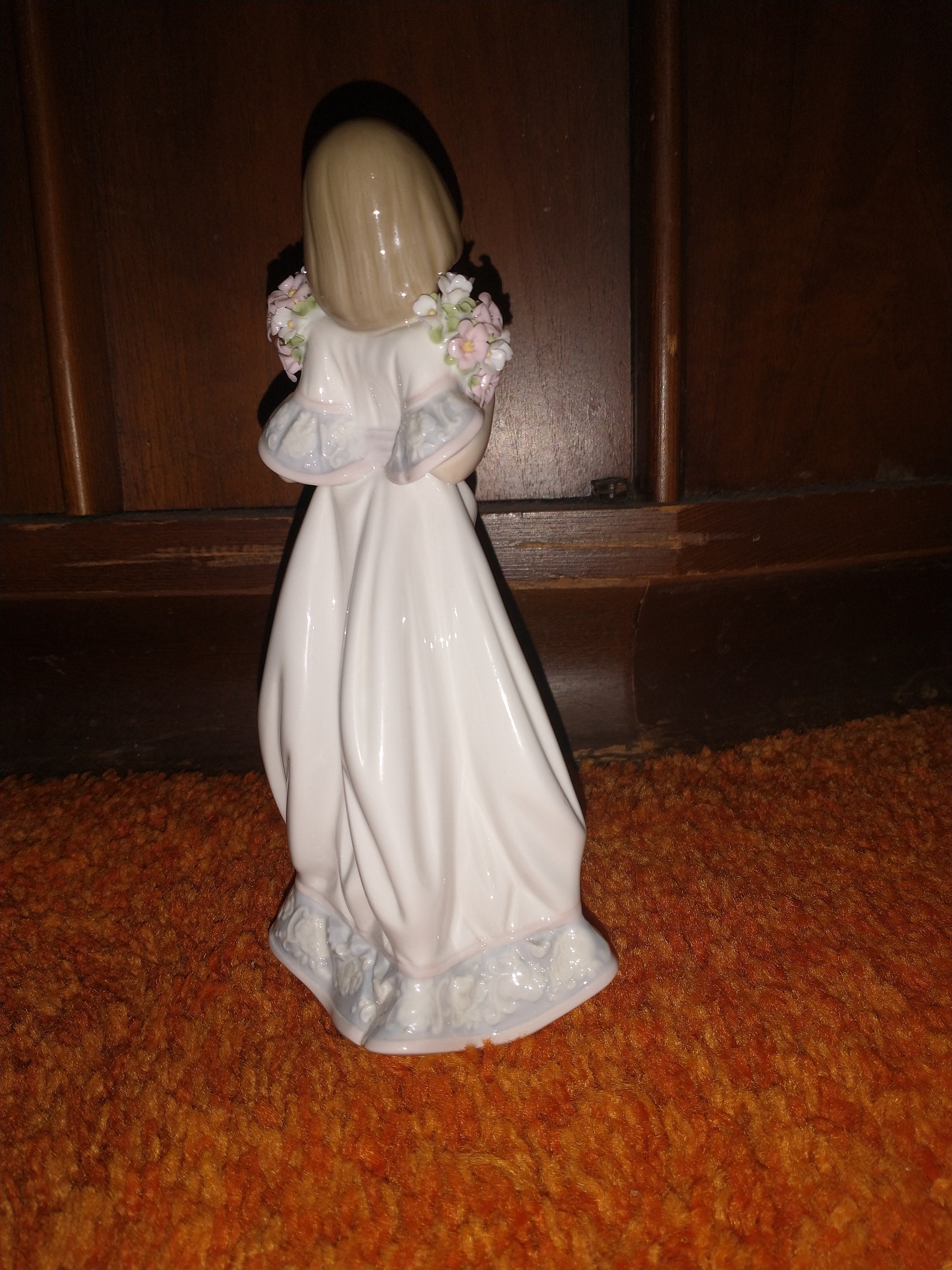 Lladro 7603 Spring Bouquets Girl Flowers Figurine/statue. Made in ...