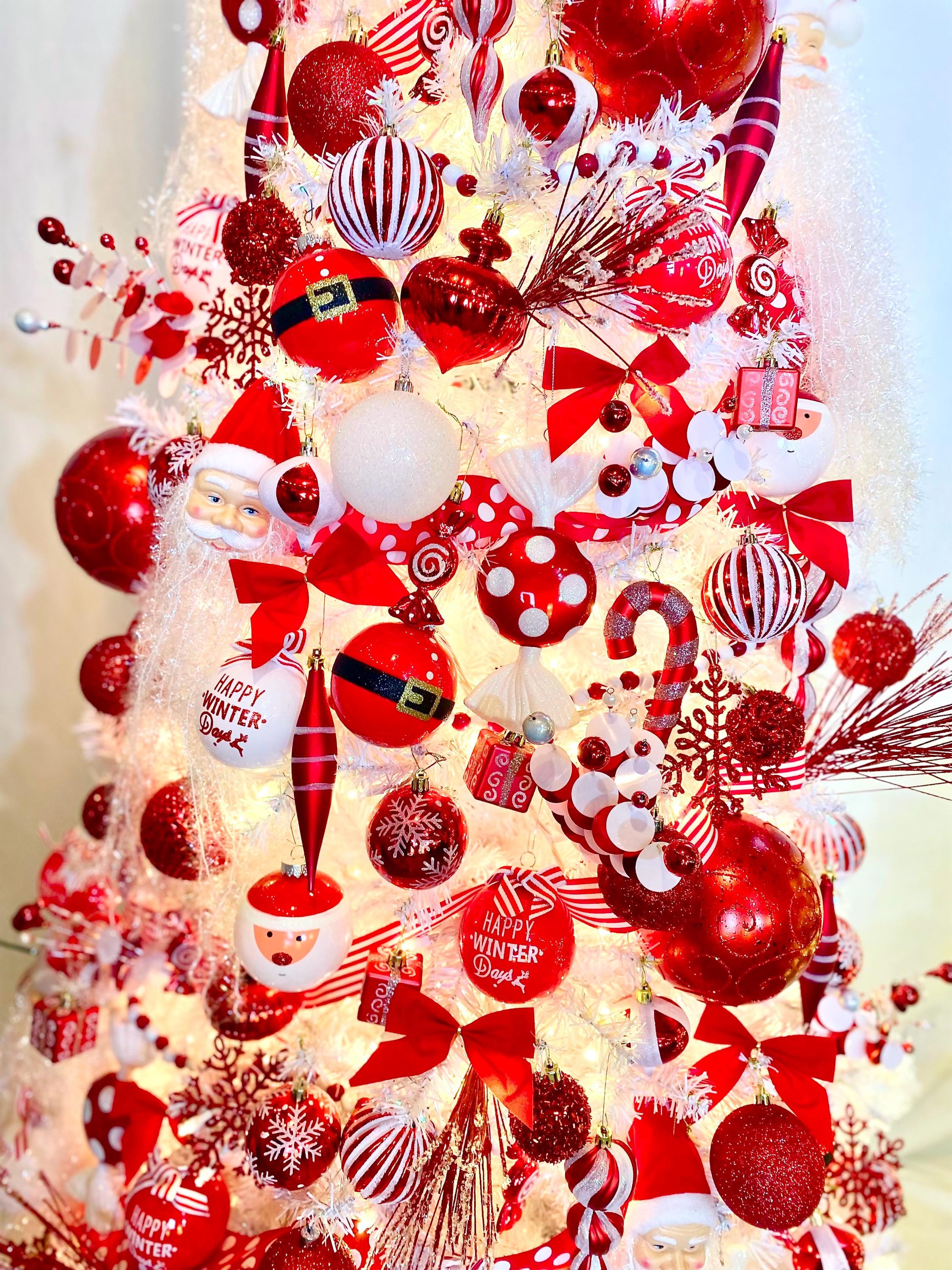 Santa Clause is Coming to Town Tree Decor 137 Piece Ornament Set FREE ...