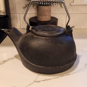 Vintage Cast Iron Kettle - Etsy