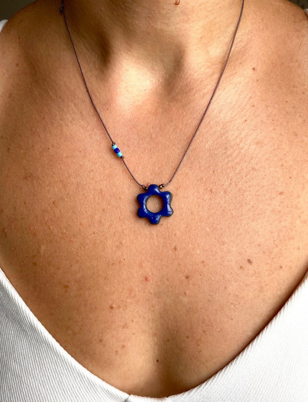 Fidget Jewelry Necklace, Cute Daisy Pendant for Women, Ceramic Handmade ...