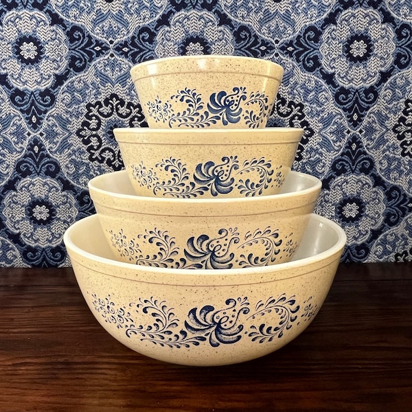 Vintage Pyrex Bowls - Etsy