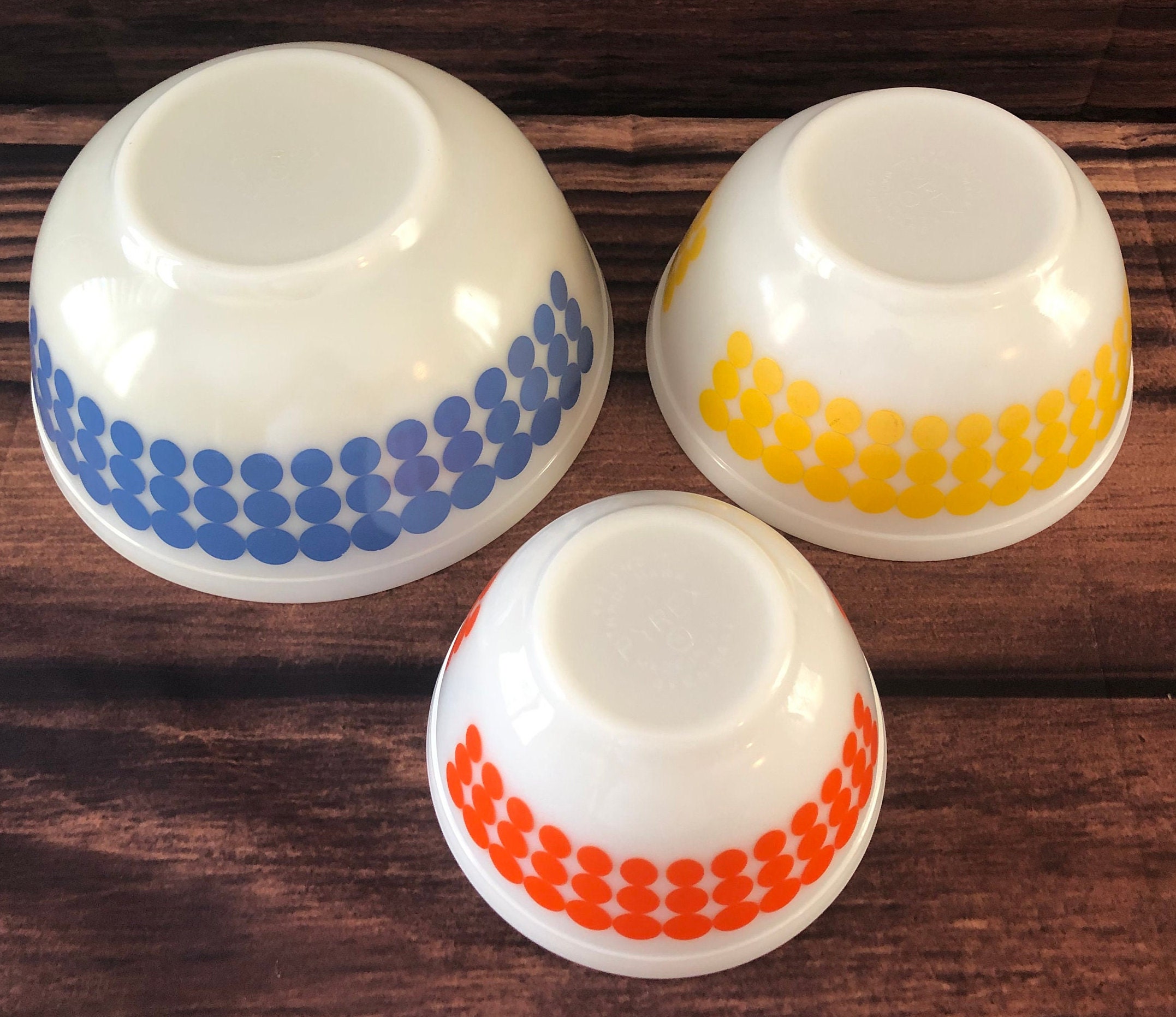 Vintage Pyrex Dot Mixing Bowls Set of 3 Nesting - Etsy