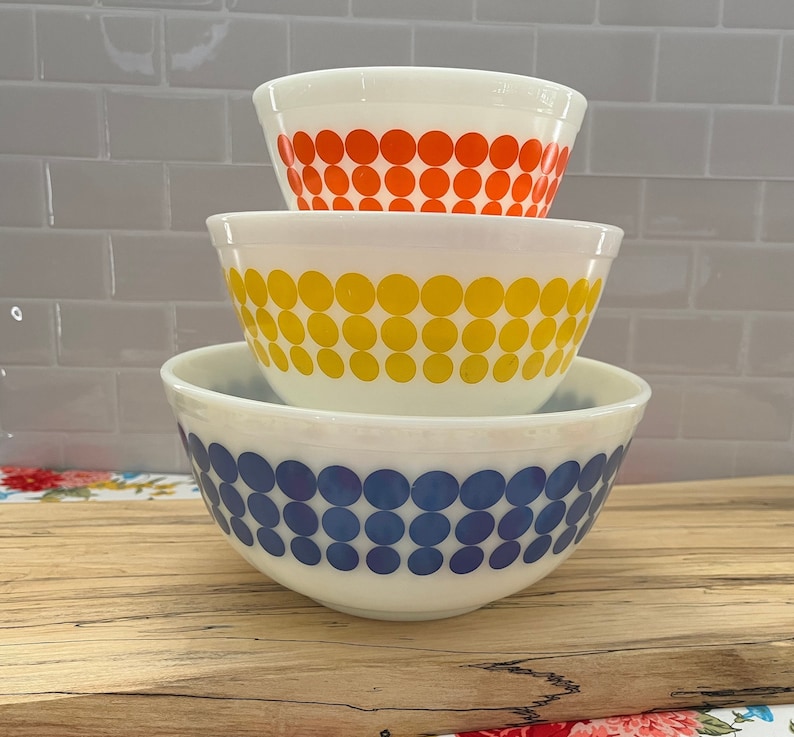 Vintage Pyrex Dot Mixing Bowls Set of 3 Nesting - Etsy