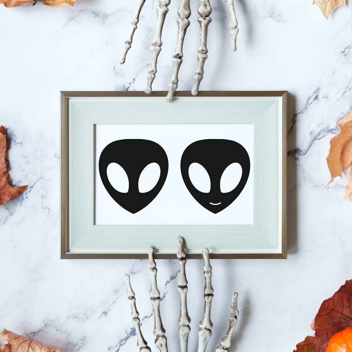 Simple Alien Duo SVG and PNG Cut Files, Digital Download Bundle - Etsy