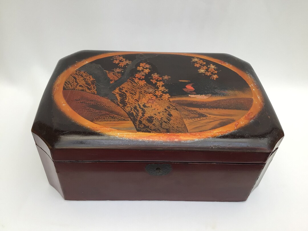 Large Antique Japanese Lacquer Box. W. 28 Cm - Etsy