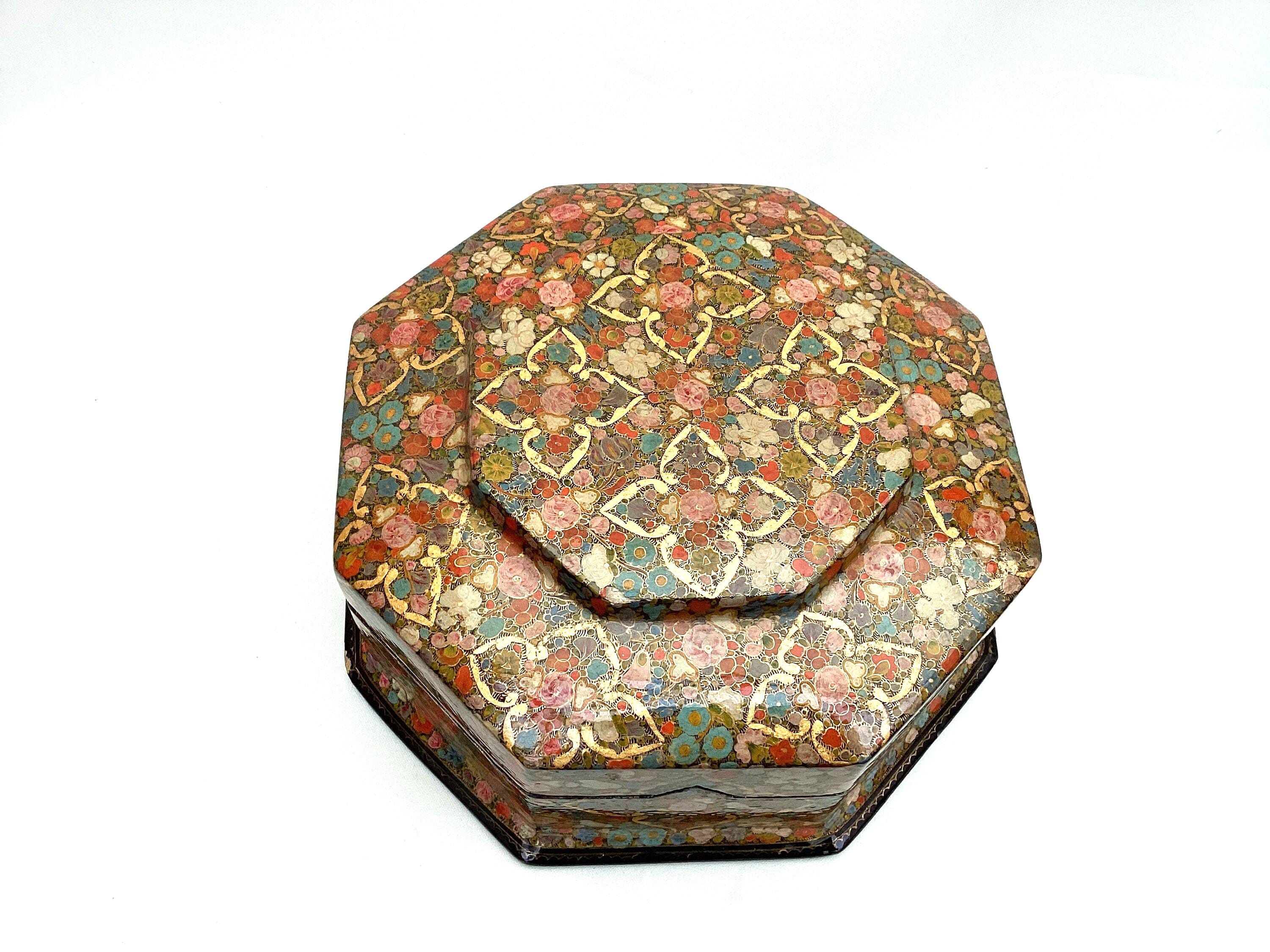 Large Mid 20th Century Indian Handcrafted Artdeco Lacquer Box. D.26cm ...