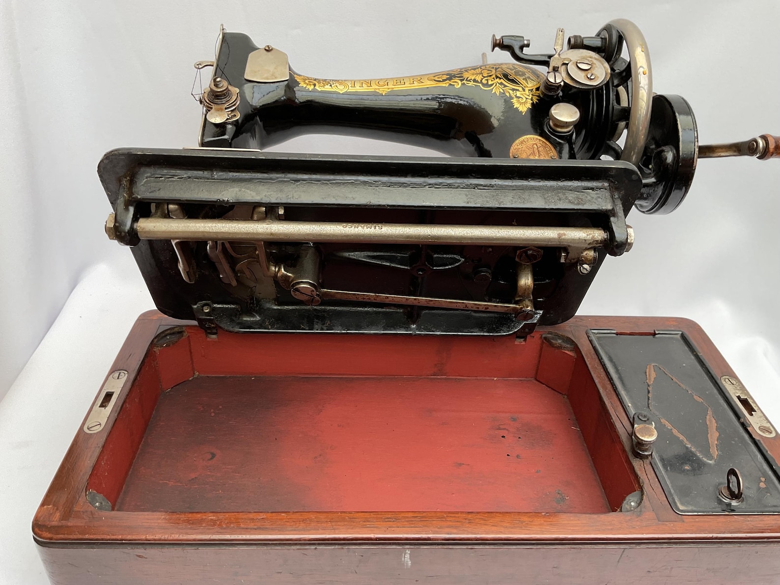 Early 20th Century Singer No. 28 Hand Crank Sewing Machine With Key - Etsy