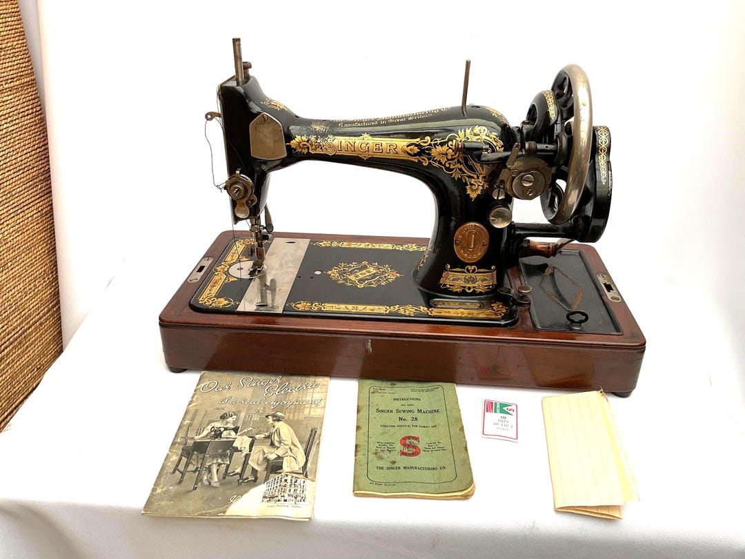 Early 20th Century Singer No. 28 Hand Crank Sewing Machine With Key - Etsy