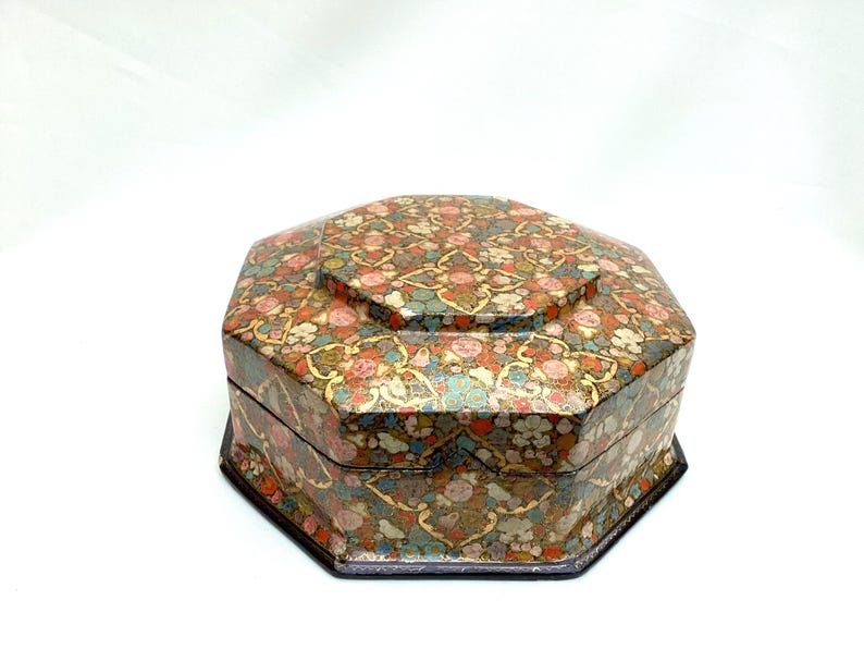 Large Mid 20th Century Indian Handcrafted Artdeco Lacquer Box. D.26cm ...