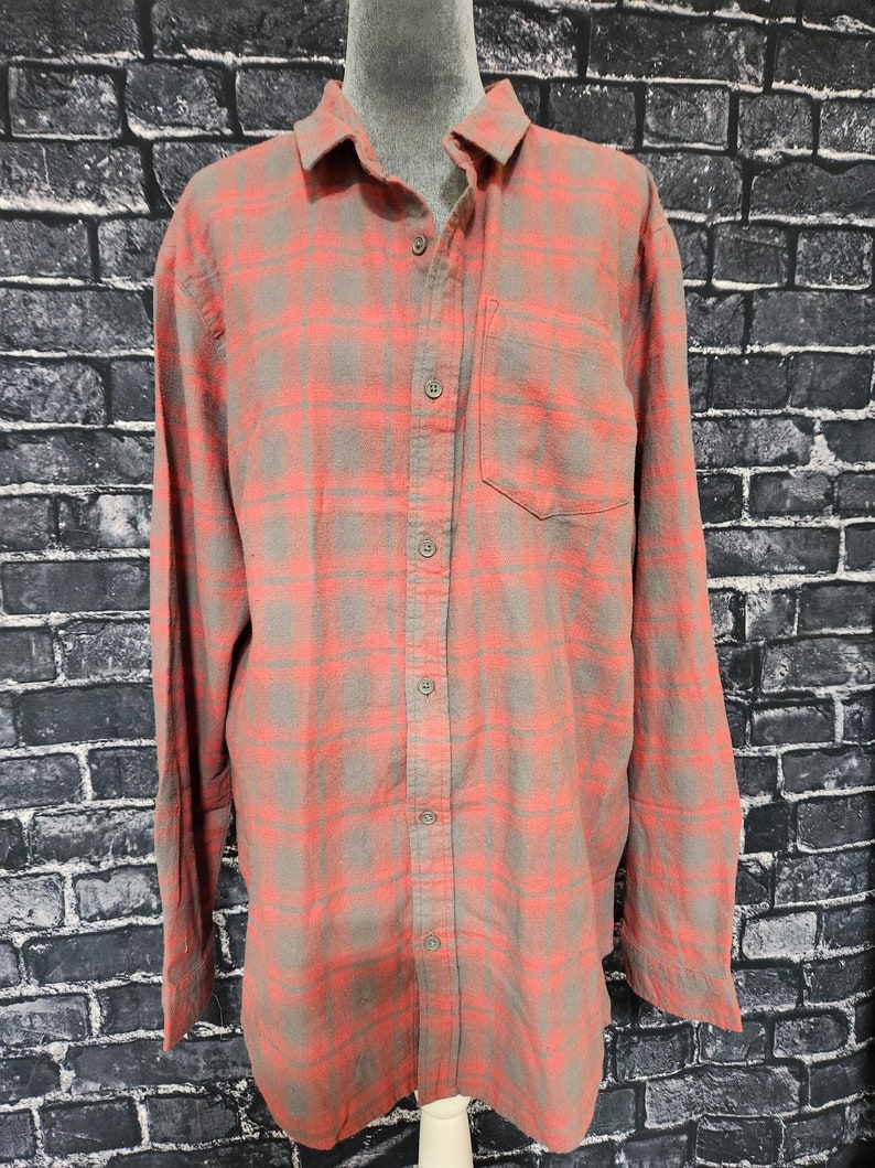 Life Can Be Amazing When You're the Right Kind of Weird Flannel Shirt ...