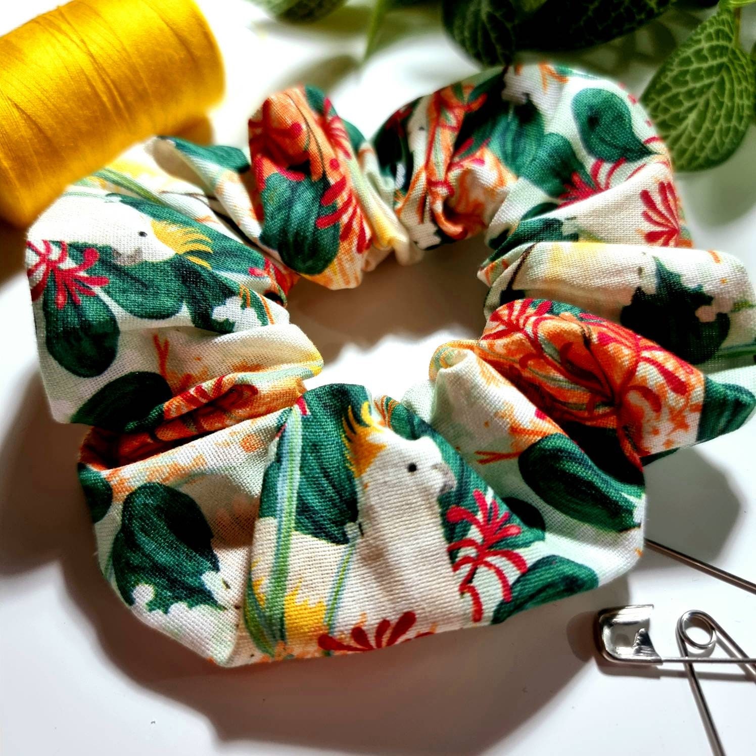 Australian Native Cockatoo and Kangaroo Paw Scrunchie - Etsy